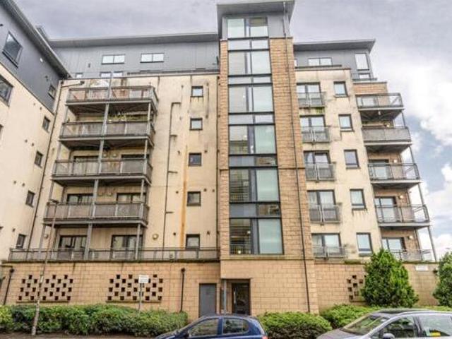 / Hawkhill Close, Edinburgh, 2 Bedroom Flat