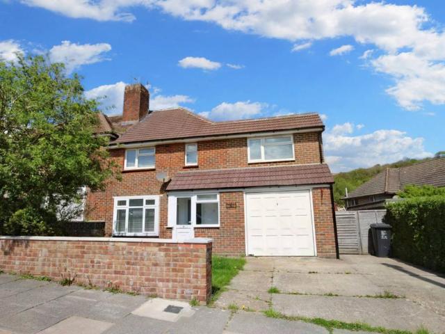 Hawkhurst Road, Brighton BN1 5 bed semi detached house to rent £2,700 pcm £623 pw
