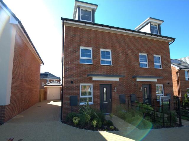 Hawking Close, Aylesford ME20, 3 bed semi detached house to rent, £1,950 pcm | PrimeLocation