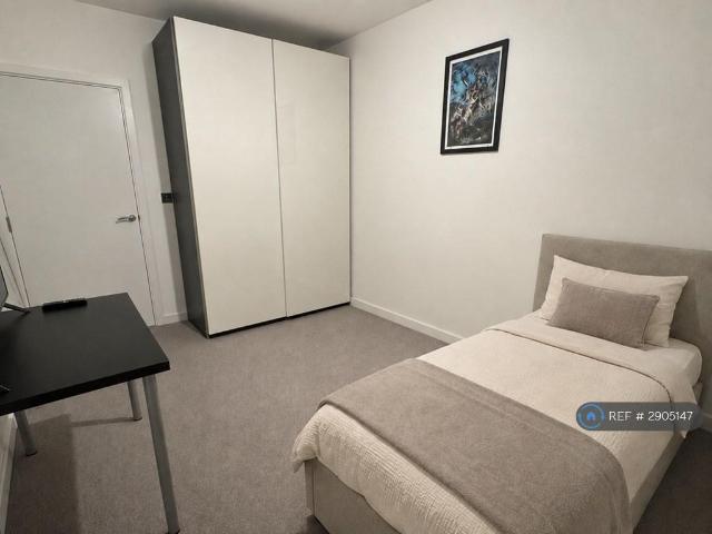 Hawking House, London, NW7 1 bed in a flat share to rent £1,000 pcm £231 pw
