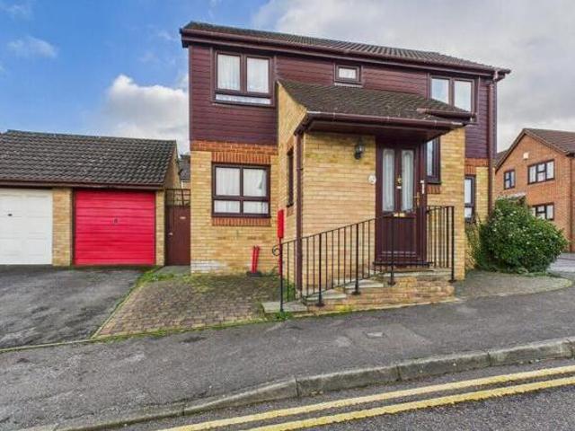 Hawkins Close, Gillingham, 3 Bedroom Detached
