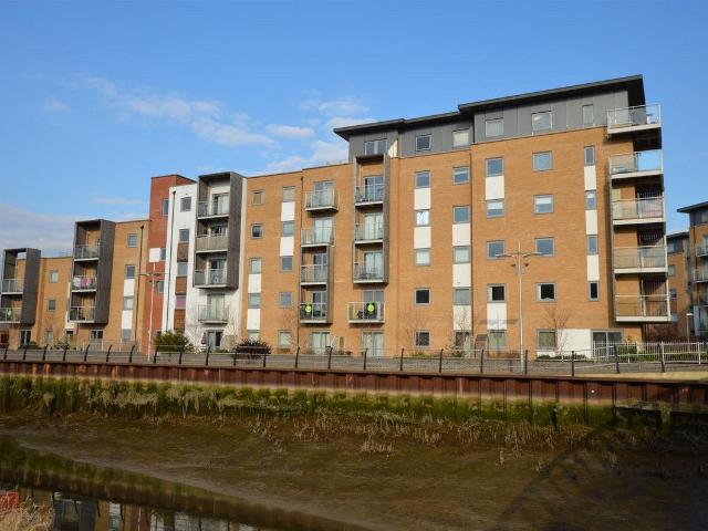 Hawkins Road, Colchester CO2, 1 bed flat to rent, £1,000 pcm | PrimeLocation