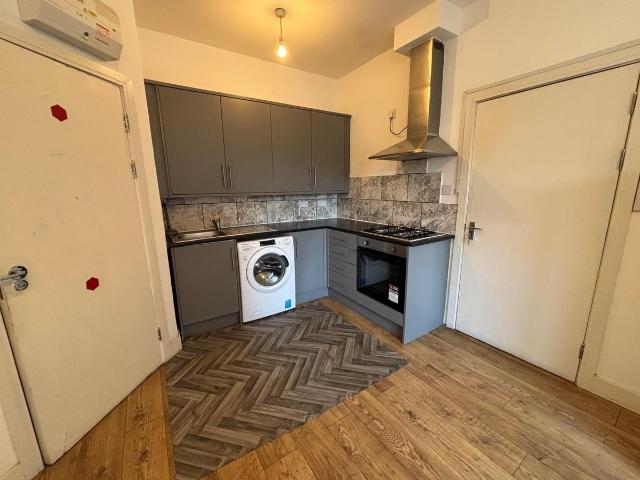 Hawkins Road, Colchester CO2, Studio to rent, £650 pcm | PrimeLocation