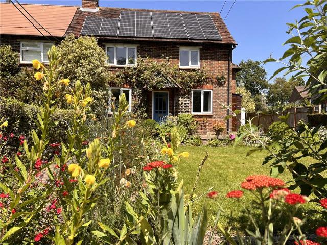 Hawkley, Liss, Hampshire, GU33 4 bed semi detached house to rent £2,100 pcm £485 pw