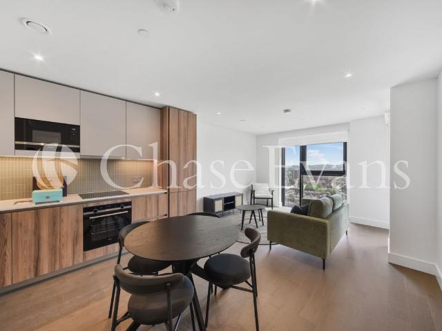 Hawksbury Heights, 11 Hewson Way, Elephant And Castle, London SE17, 1 bed flat to rent, £2,882 pcm | PrimeLocation