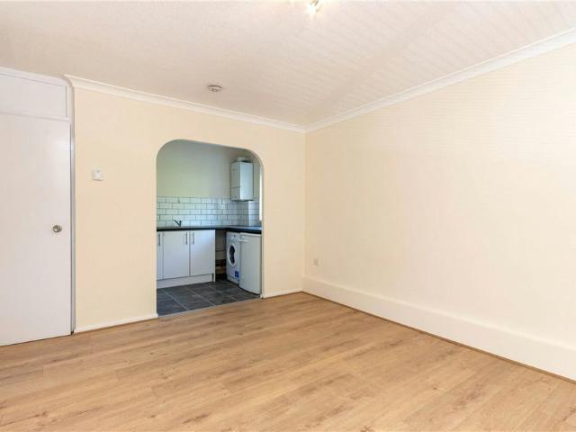 Hawkshill, Dellfield, St. Albans, AL1 5HU
