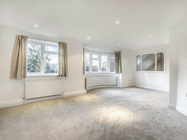 Hawkshill Way, KT10, London