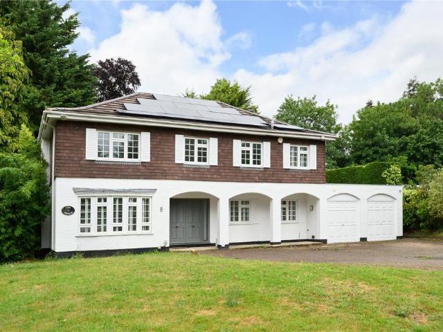 Hawksview, Cobham, Surrey, KT11 6 bed detached house to rent £8,800 pcm £2,031 pw