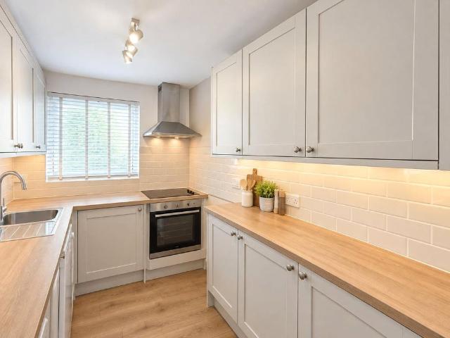 Hawkwell, Church Crookham, Fleet, Hampshire, GU52