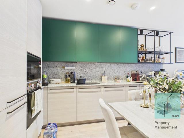Hawser Lane, London E14 1 bed apartment to rent £2,000 pcm £462 pw