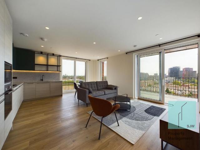 Hawser Lane, London E14 2 bed apartment to rent £2,450 pcm £565 pw