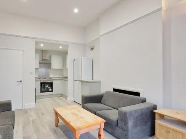 Hayter Road, London, SW2 5AR, United Kingdom | 4 bed house for rent #123760000 | Rentberry