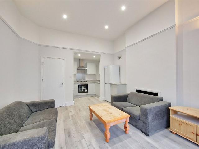 Hayter Road SW2, 4 bed property to rent, £3,700 pcm | PrimeLocation