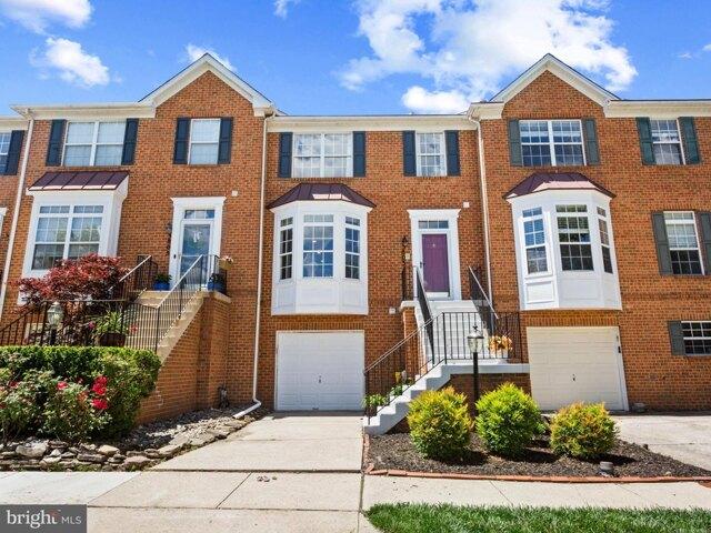 Hayward Ct, Edgewater, Home For Sale