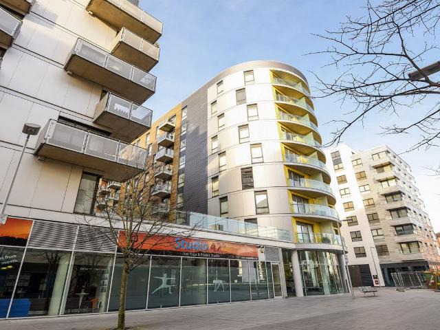 Hayward, Reading RG1, 2 bed flat to rent, £1,675 pcm | PrimeLocation