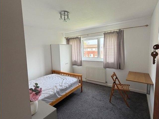 Haywards Croft, Milton Keynes MK12, Room to rent, £563 pcm | PrimeLocation