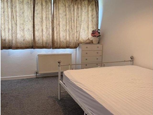 Haywards Croft, Milton Keynes MK12, Room to rent, £542 pcm | PrimeLocation