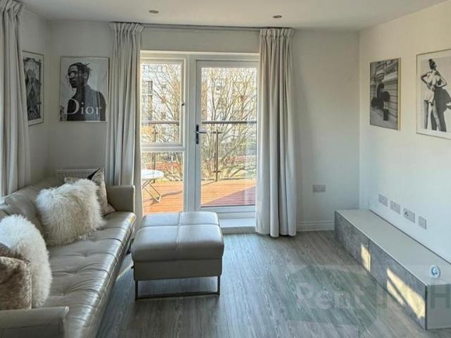 Hayworth House, Borehamwood 2 bed flat to rent £1,850 pcm £427 pw