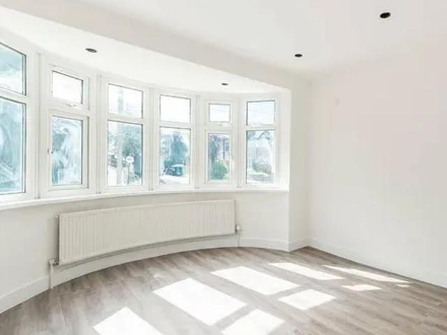 Hay Lane, London, NW9 0NB, United Kingdom | 5 bed townhouse for rent #140801550 | Rentberry