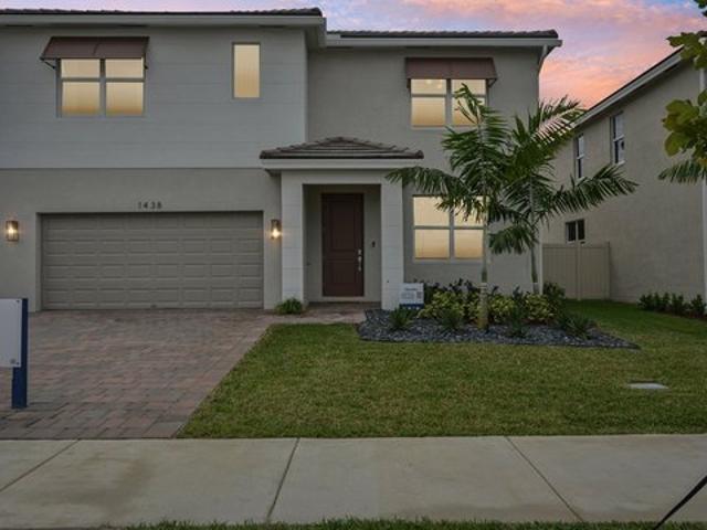 Hayden Plan Parker Pointe Community
