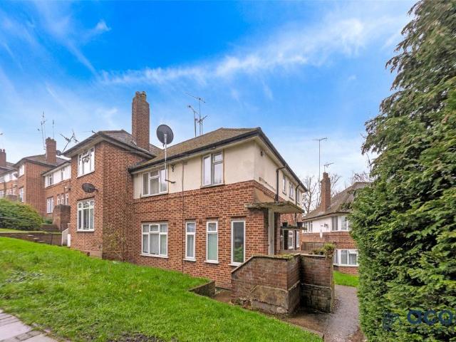 Haydon Close, London NW9 2 bed maisonette to rent £1,800 pcm £415 pw