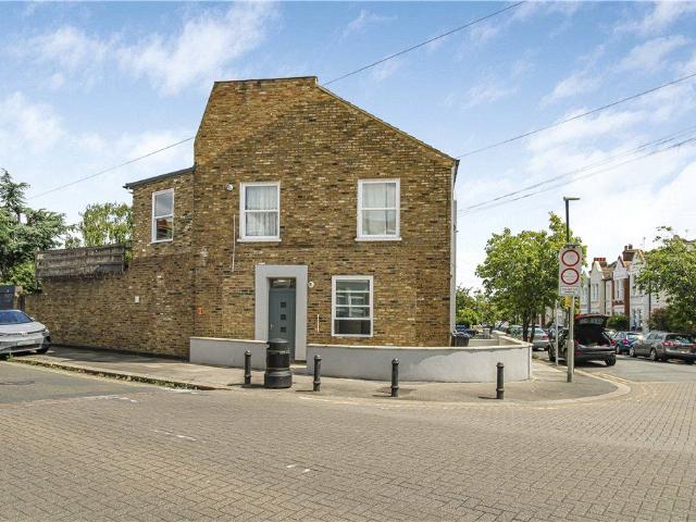 Haydon Park Road, London SW19, 2 bed flat to rent, £2,500 pcm | PrimeLocation