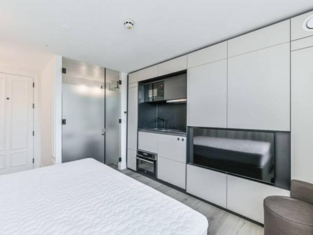 Haydon Way, London SW11, Studio to rent, £1,450 pcm | PrimeLocation