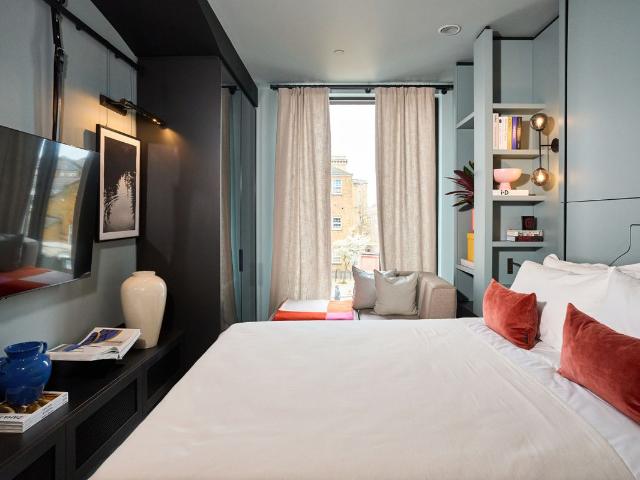 Haydon Way, London SW11, Studio to rent, £1,750 pcm | PrimeLocation