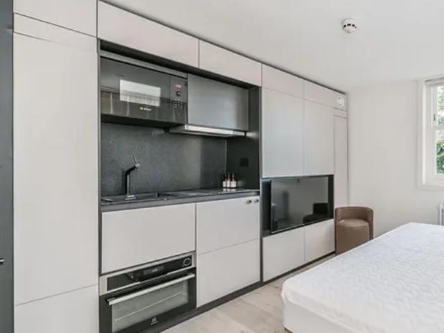 Haydon Way, London, SW11 1YD, United Kingdom | 1 bed apartment for rent #167077654 | Rentberry