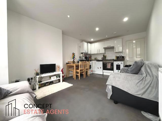 Haydons Road, South Wimbledon SW19, 3 bed flat to rent, £2,500 pcm | PrimeLocation