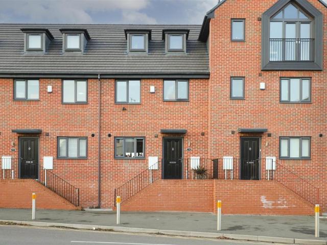 Haydn Road, Nottingham 3 bed townhouse to rent £1,365 pcm £315 pw