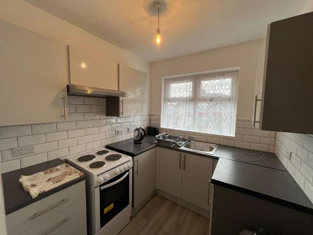 Hayes UB3, 1 bed flat to rent, £700 pcm | PrimeLocation