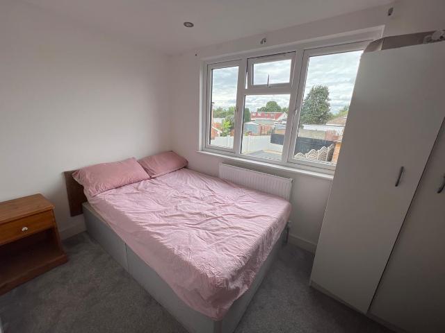 Hayes UB3, Room to rent, £775 pcm | PrimeLocation