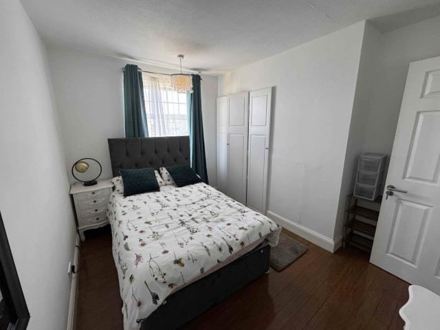 Hayes UB3, Room to rent, £875 pcm | PrimeLocation