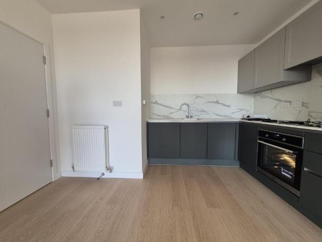Hayes Village, Excelsa Court, Riband. 2 bed flat to rent £2,500 pcm £577 pw