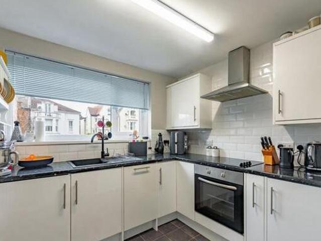 Hayes Court, Victoria Road North, 1 Bedroom Apartment
