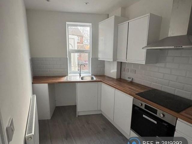 Hayes, Hayes, UB3 2 bed flat to rent £1,850 pcm £427 pw