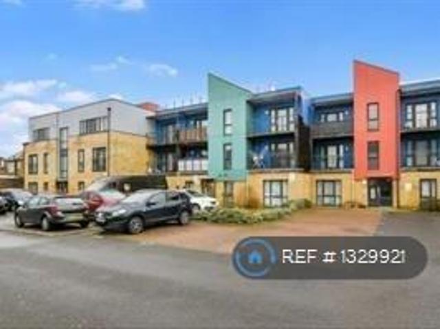 Hayes, Hayes, UB3 2 bed flat to rent £2,100 pcm £485 pw