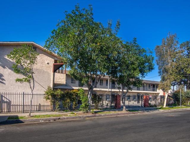 Haye's House Studio Apartment for Rent at 960 E Jefferson Blvd, Los Angeles, CA 90011 South Central LA