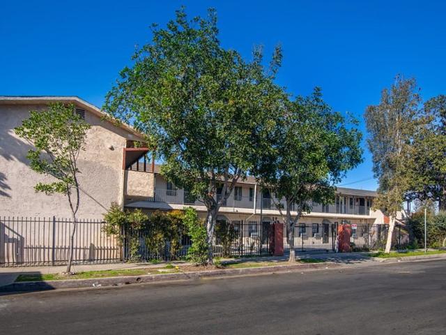 Haye's House Studio Apartment for Rent at 960 E Jefferson Blvd, Los Angeles, CA 90011 South Central LA