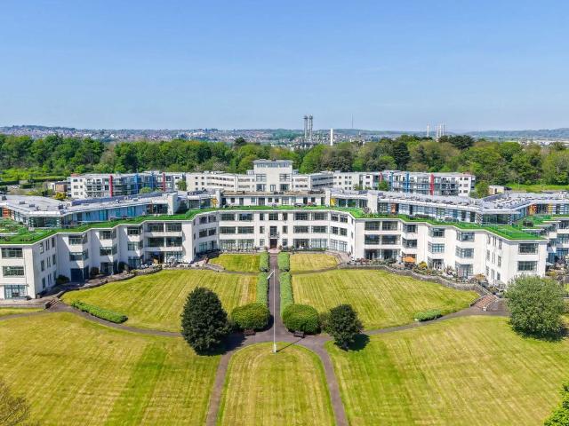 Hayes Road, Penarth CF64, 2 bed flat to rent, £1,400 pcm | PrimeLocation
