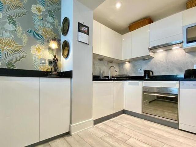 Hayes Road, Sully, 2 Bedroom Bungalow