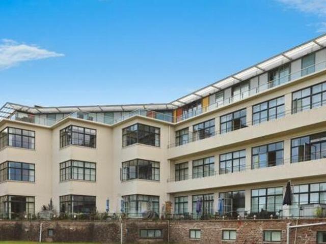 Hayes Road, Sully, 2 Bedroom Flat