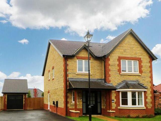 Hayfield Park, Bromham, 4 Bedroom Detached