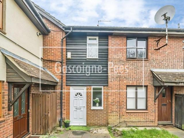 Haygreen Close, Kingston upon Thames. 3 bed house to rent £2,350 pcm £542 pw