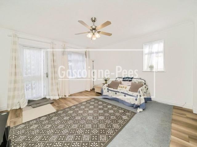 Haygreen Close, Kingston Upon Thames KT2, 3 bed property to rent, £2,350 pcm | PrimeLocation