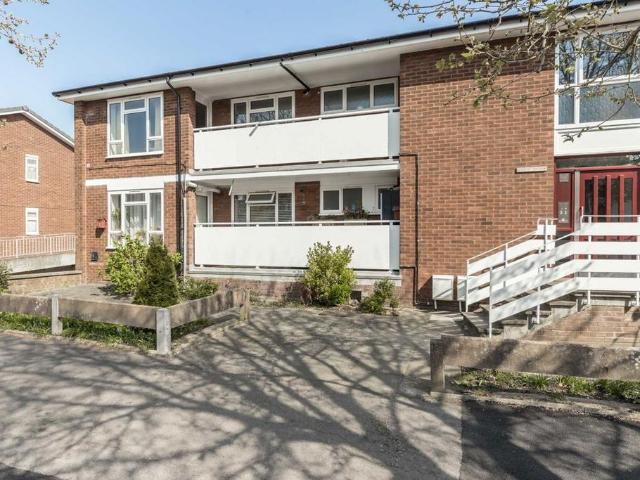 Haylett Gardens, Kingston Upon Thames. 3 bed flat to rent £2,200 pcm £508 pw
