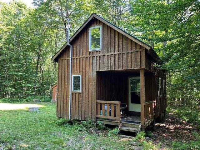 Hayloft Trl, Redfield, NY 13493