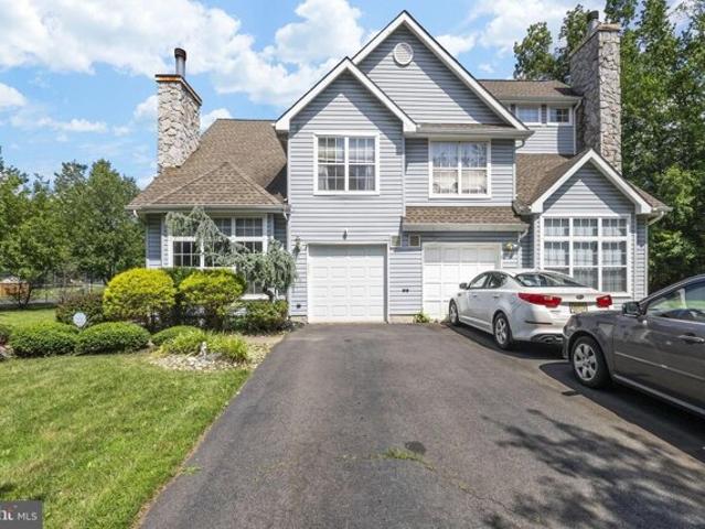 Haymarket Ct, Cranbury, Home For Sale
