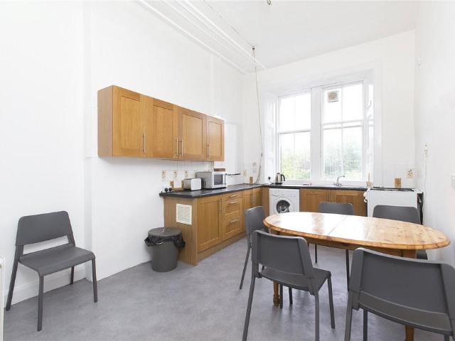 Haymarket Terrace, Edinburgh, EH12 5 bed flat to rent £3,675 pcm £848 pw